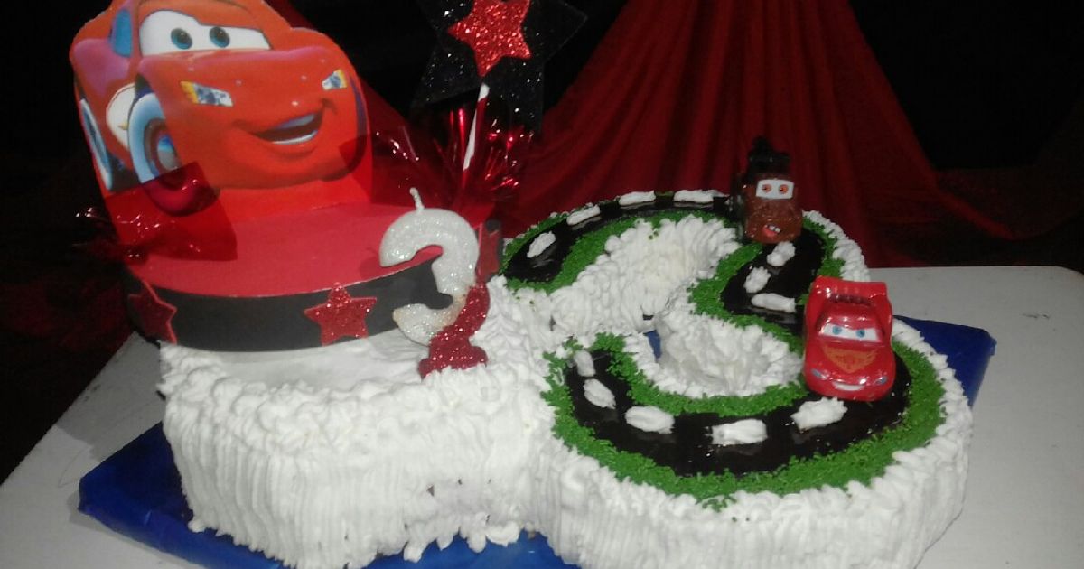 Torta Número 3 Con Pista De Fondan Receta de Lizzdelizz Almada- Cookpad