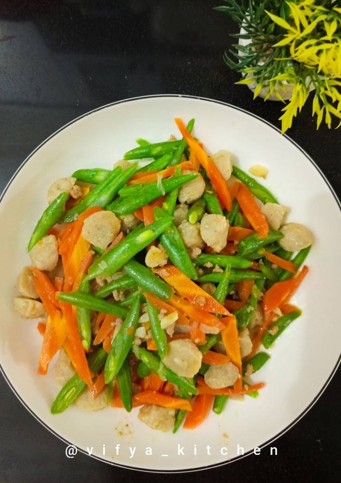 Resep 433. Oseng Buncis Wortel Bakso oleh Vifya_kitchen - Cookpad