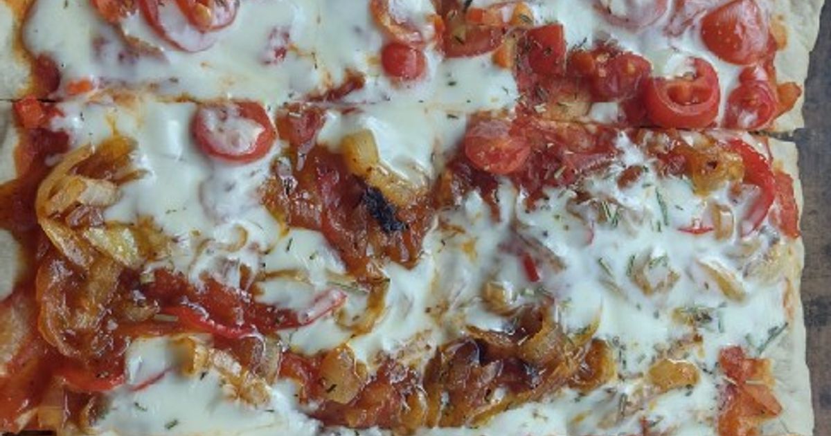 Pizza 🍕🍕Con Bordes Relleno 🧀 Y Salsa De Carne Picada Receta de Leonela ...