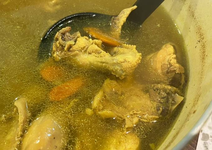 Resep Ayam Kuah Kunyit oleh Cicile - Cookpad