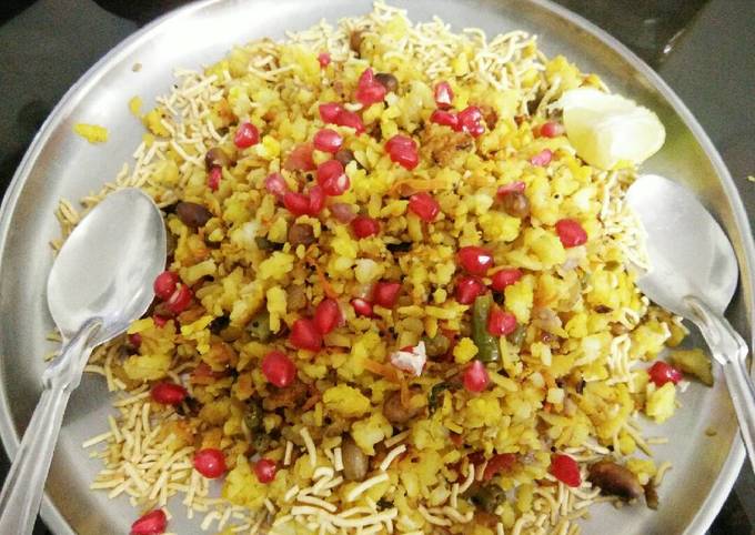Healthy Poha with veggies Recipe by Neeta Badlani - Cookpad
