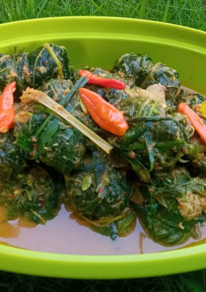 Resep Buntil daun pepaya dan daun daun singkong oleh Teh Risti - Cookpad