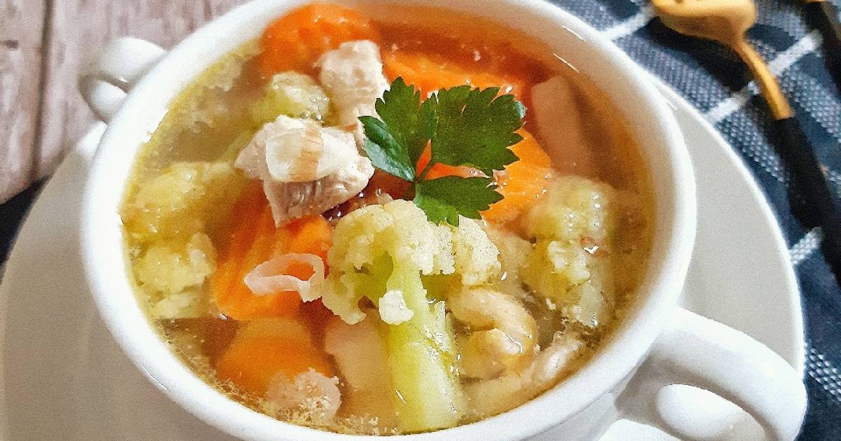 Resep Sup Ayam Bunga Kol Wortel oleh Arum Yusia - Cookpad