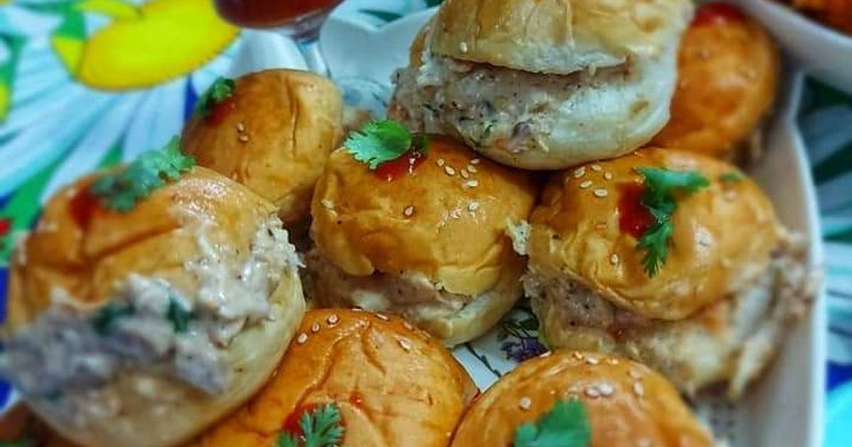Chicken mayo buns Recipe by Maha Faraz - Cookpad