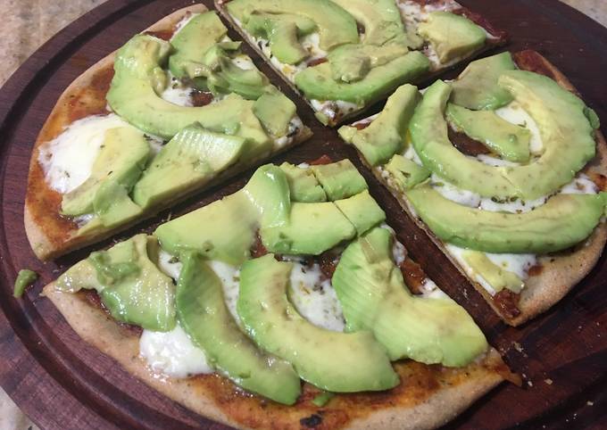 Pizza de palta con harina de trigo y semillas ancestrales Receta de ...