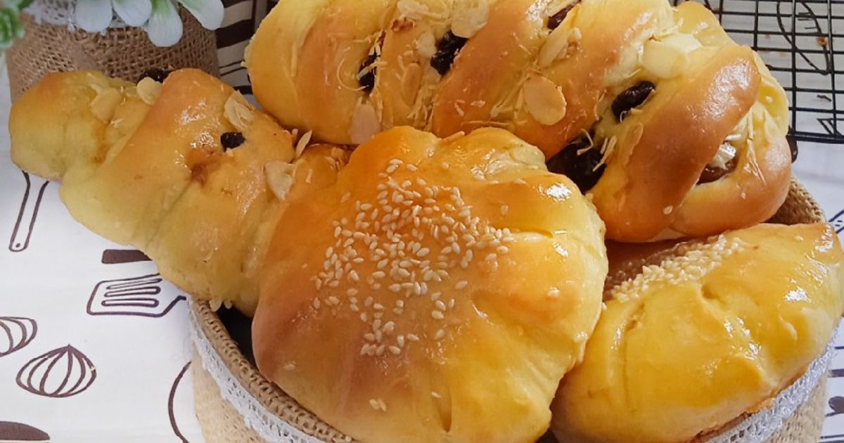 Resep Roti Pisang Keju (Basic Soft Bun) oleh Anny Risyani - Cookpad