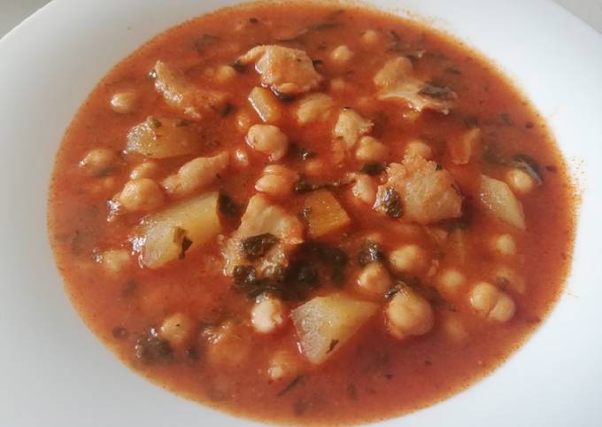 Potaje de garbanzos con bacalao y espinacas Receta de María José MR 👨‍👩 ...