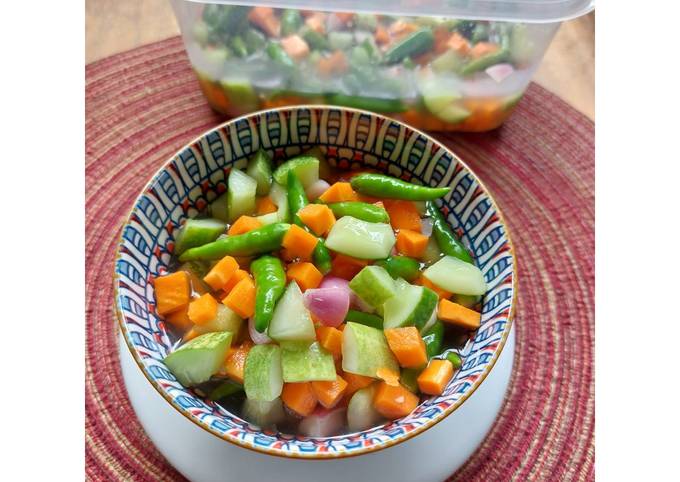 Resep Acar Timun Wortel (mentah) oleh Indah Saraswati - Cookpad