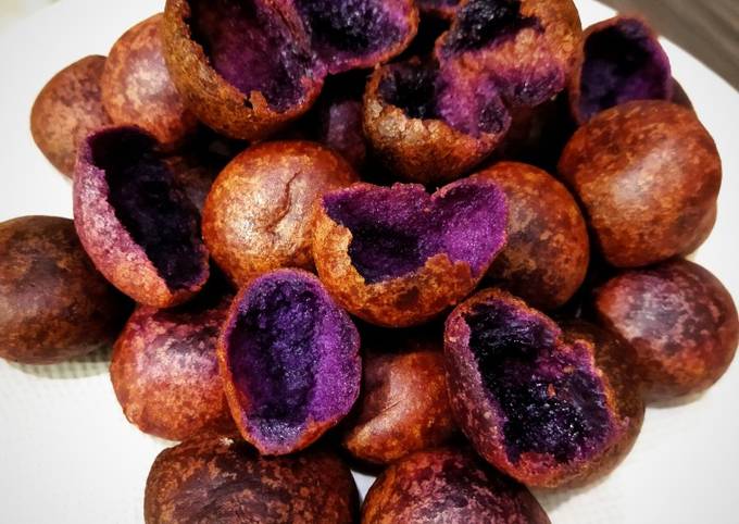 Resep Bola ubi ungu kopong oleh Destriana Devi - Cookpad