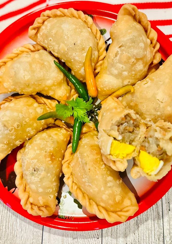 Resep Pastel Isi Ragout Daging Sapi oleh Nina Ninols - Cookpad