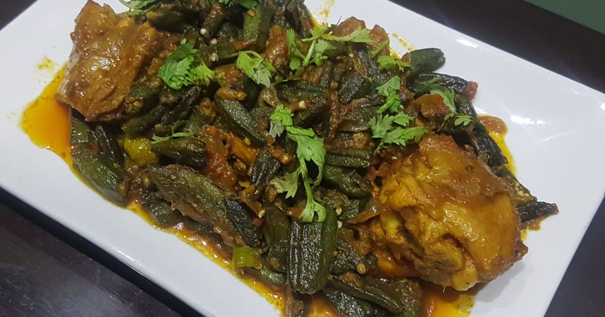 Bhindi Gosht(chicken) Recipe by Humaira Saleem - Cookpad