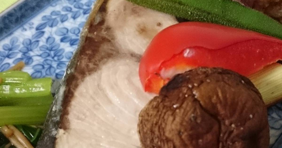 Japanese Amberjack grilled with salt Recipe by afrikayoken - Cookpad