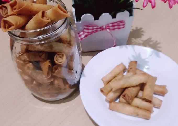 Resep Snack abon pangsit oleh Chirae - Cookpad