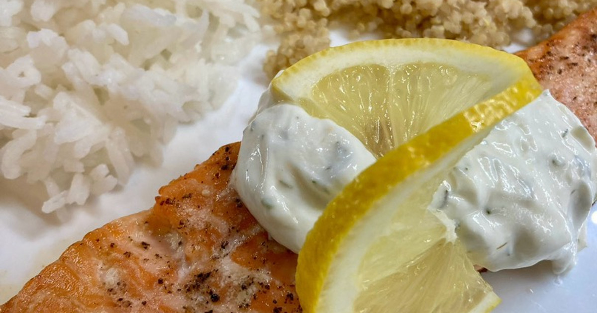 εύκολος σολομός με σος γιαούρτι! (Easy Baked Salmon With Lemon Dill ...