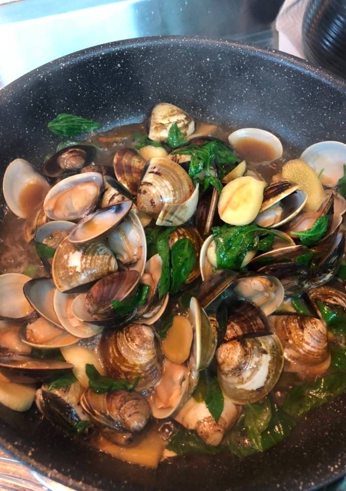 鮮炒蛤蠣 食譜與作法 by 周君 - Cookpad