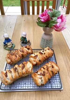 Maple Pecan Plait Recipe by Jennifer Su - Cookpad