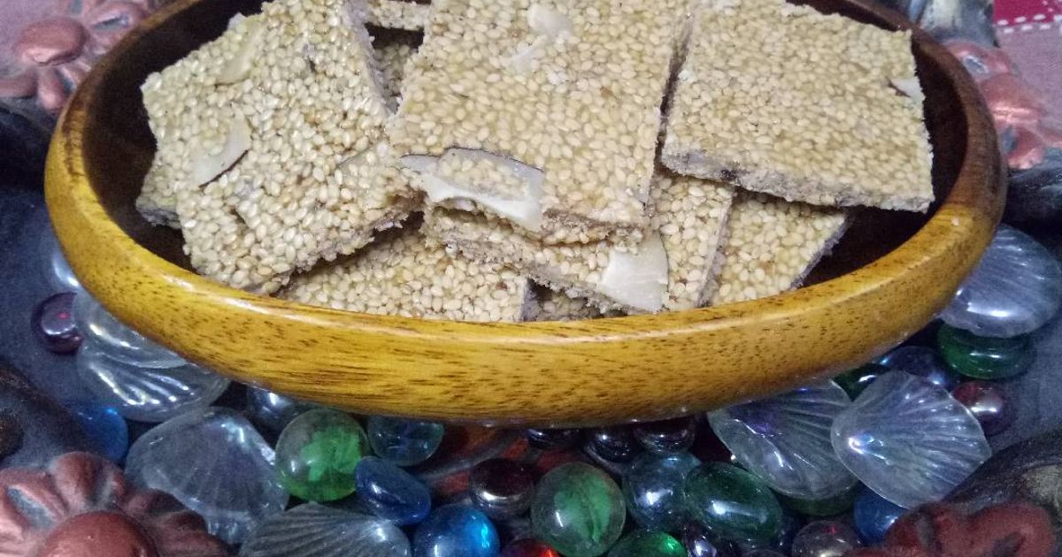 Till & Coconut Gud Patti (Chikki) Recipe by Vimmi Bhatia - Cookpad