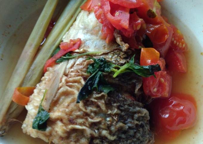 Resep Asem-asem bandeng daun kemangi oleh Xeptie - Cookpad