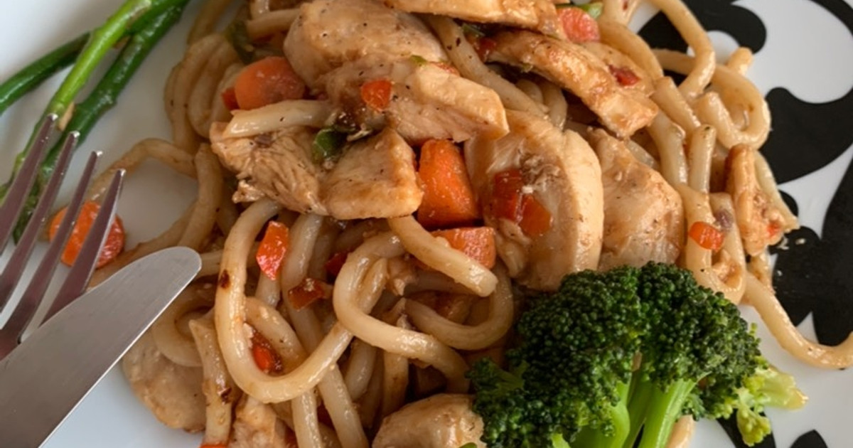 Noodles Con Pollo Estilo Japonés Receta de Gloria Hinojosa- Cookpad