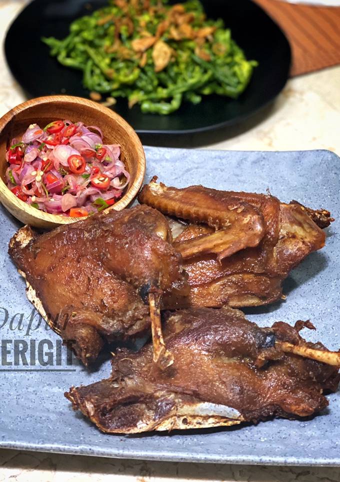 Resep Bebek Goreng Bali dan Sambal Matah oleh Dapur Kerigit - Cookpad