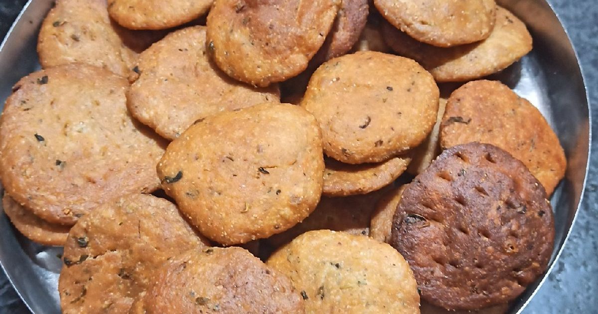Masala Mathri (Rajasthani Snack) Recipe by Ruchika Patel - Cookpad