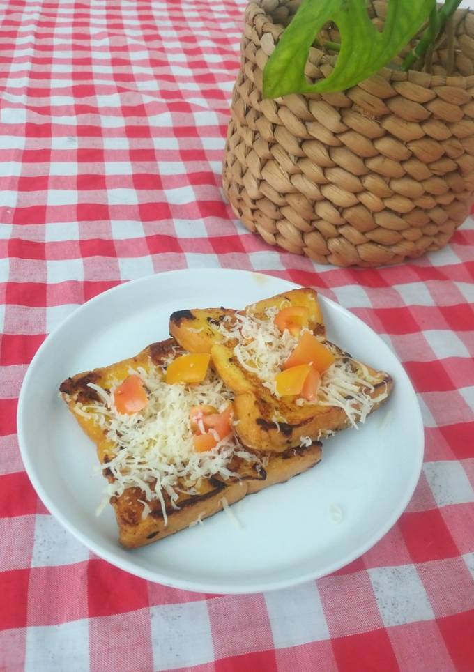 Resep French Toast With Cheese & Tomato oleh Dwi Rahayu - Cookpad