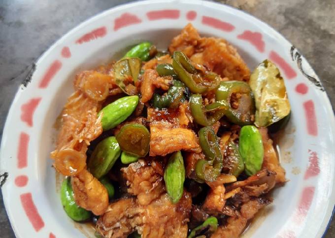 Resep Oseng Tulang Jambal Cabe Gendot oleh Anidiasarah Jasmin - Cookpad