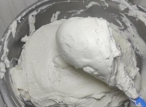 Resep butter cream rumahan enak dan mudah - Cookpad