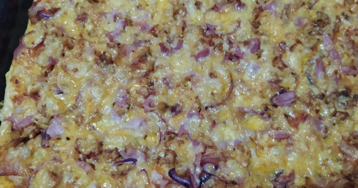 Chicken Macon Barbeque Pizza Recipe by Serah Wairimu. - Cookpad