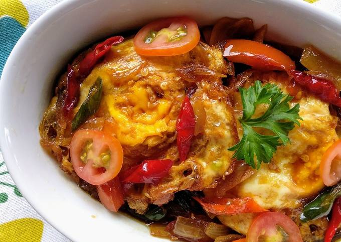 Resep Telur Mata Sapi Bumbu Kecap oleh Erma - Cookpad