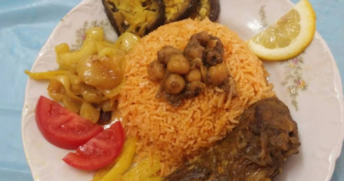 طريقة عمل رز احمر مع خضار ولحمة بالبخار على اصولها بطريقة سهلة وسريعة ...