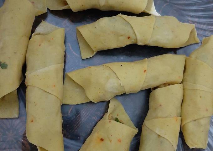 Samosa roll Recipe by Amina Rajpoot - Cookpad