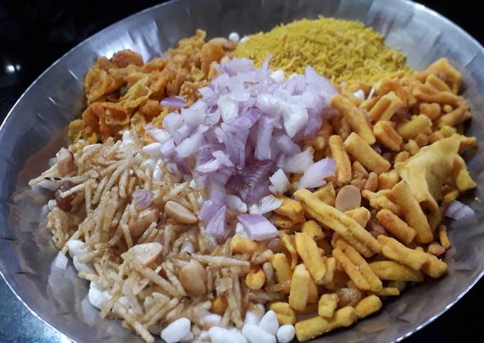 भेळ भत्ता (bhel bhatta recipe in marathi) रेसिपी Supriya Devkar द्वारे ...