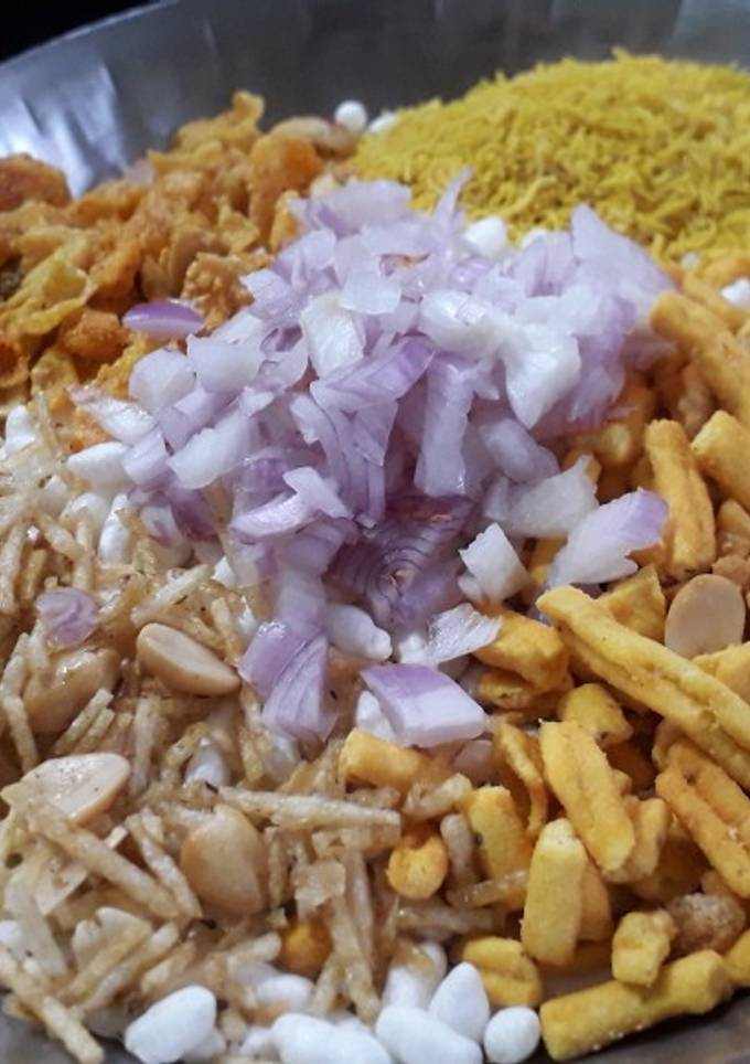 भेळ भत्ता (bhel bhatta recipe in marathi) रेसिपी Supriya Devkar द्वारे ...