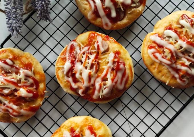 Resep Pizza Mini Simple & enak oleh Laily Nurhayati - Cookpad