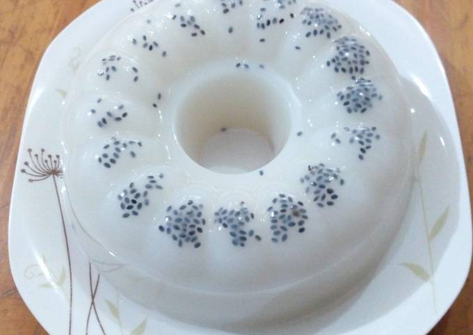 Resep Puding Kelapa Muda oleh Ilma Barkah - Cookpad