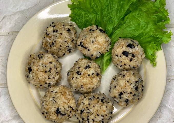 Resep Korean Seaweed Rice Balls oleh Roro Woelan - Cookpad