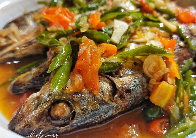 Resep Oseng Pindang Keranjang Lombok Ijo oleh ihdanas - Cookpad