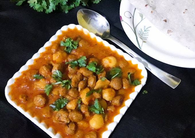 सोया बड़ी की सब्जी (Soya badi ki sabzi recipe in hindi) रेसिपी बनाने की ...