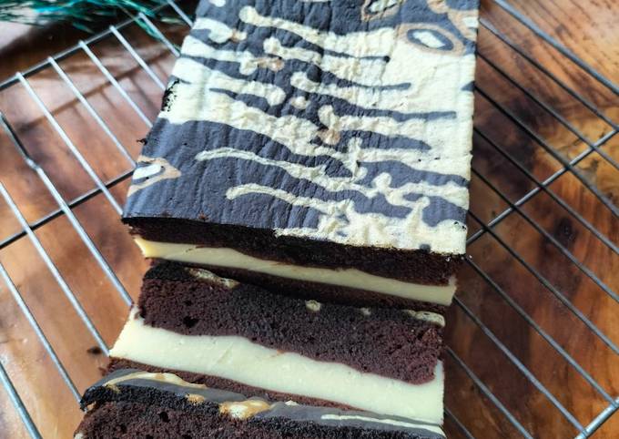 Resep Brownies batik cream cheese oleh Eka indah winarsih - Cookpad
