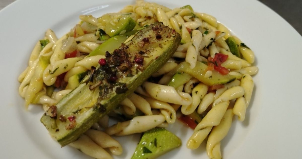 Ricetta Strozzapreti Freschi Con Zucchine E Pomodorini Freschi di Fabio ...