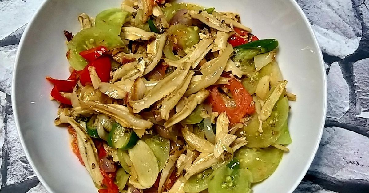 Resep Tumis Teri Tomat Ijo oleh Roro Woelan - Cookpad