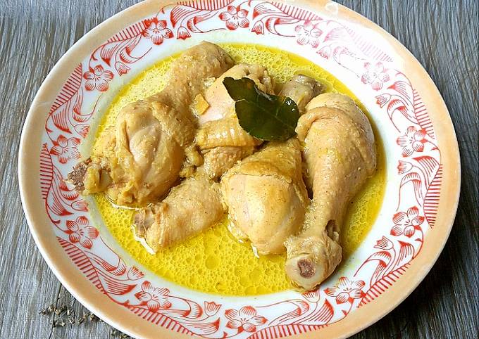 Resep Opor Ayam Kuning oleh Alya Nurfitri🍳 - Cookpad