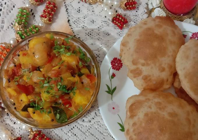 Poori bhaji Recipe by Maya's Recipe's - Cookpad
