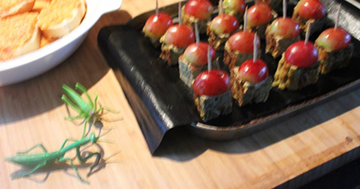 Pinchos de tortilla de habas con uvas Receta de jorbasmar- Cookpad