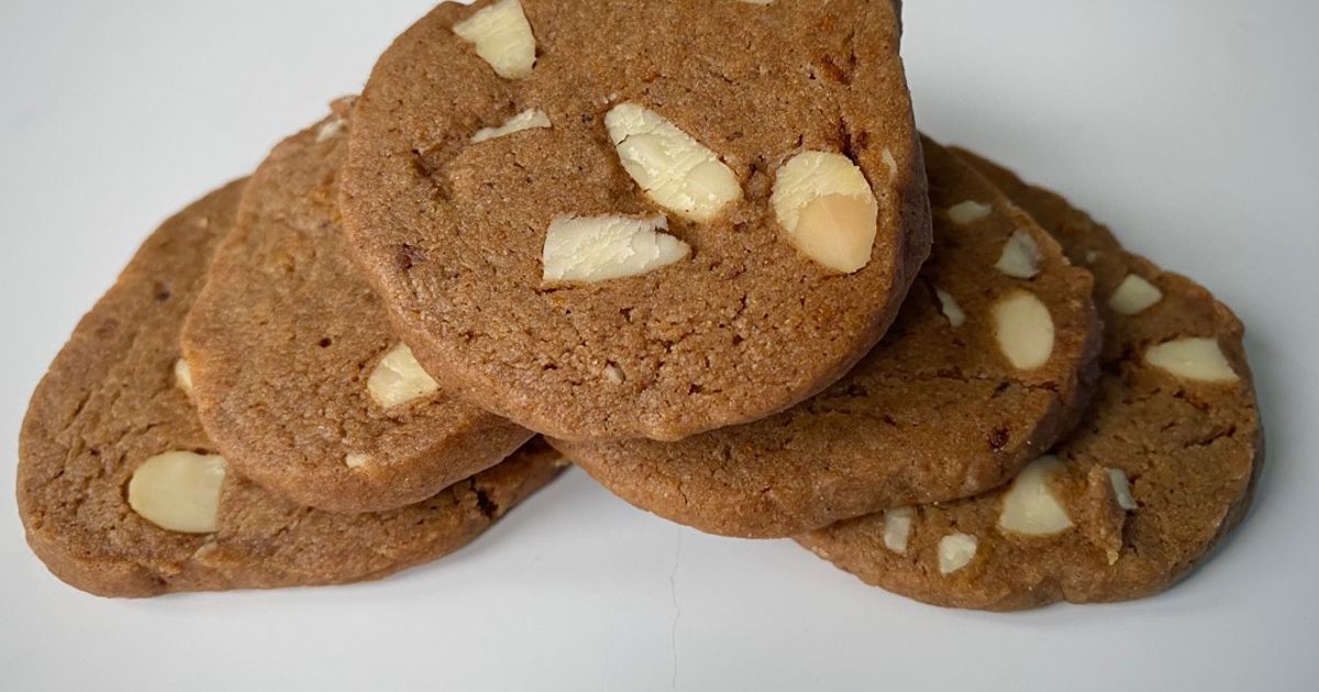 Brunkager Danish Gingerbread And Almond Bikkies Recipe by Laura - Cookpad