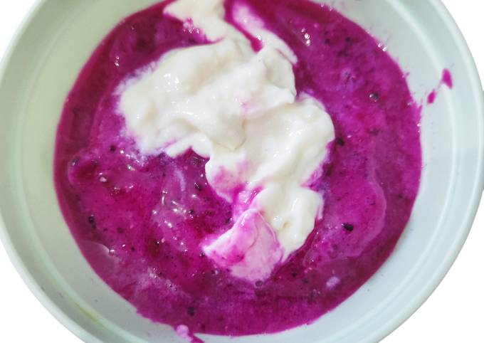 Resep Smoothies buah naga Yakult oleh Nisa Humaira - Cookpad