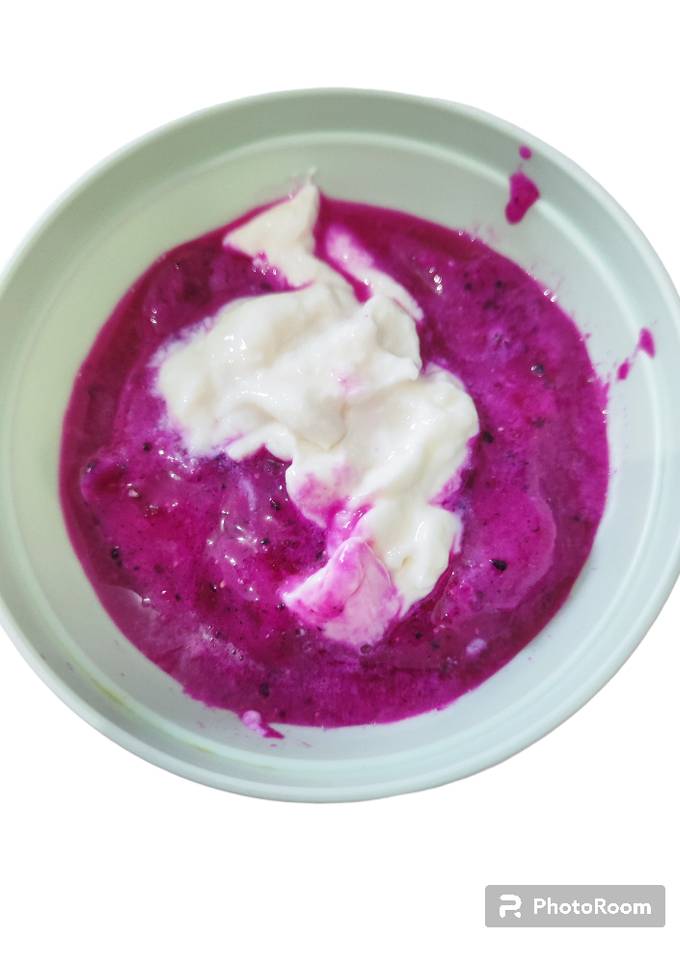 Resep Smoothies buah naga Yakult oleh Nisa Humaira - Cookpad