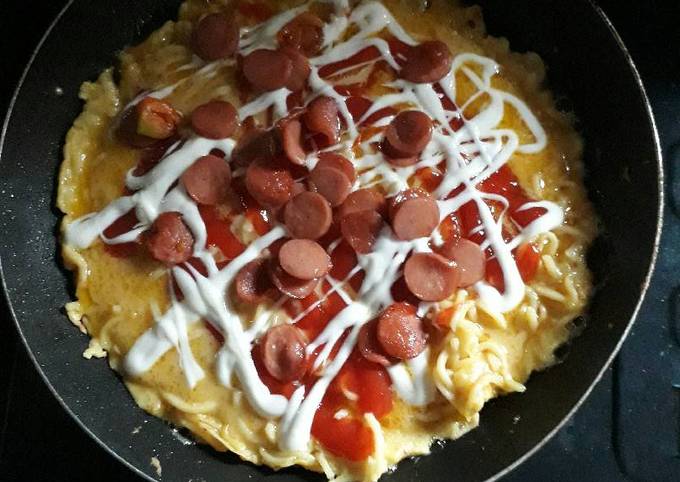 Resep Pizza Mie Instant oleh Puput Yunindya - Cookpad