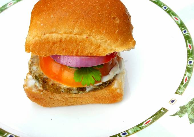 Tikki Pav Burger Recipe by Sanuber Ashrafi - Cookpad